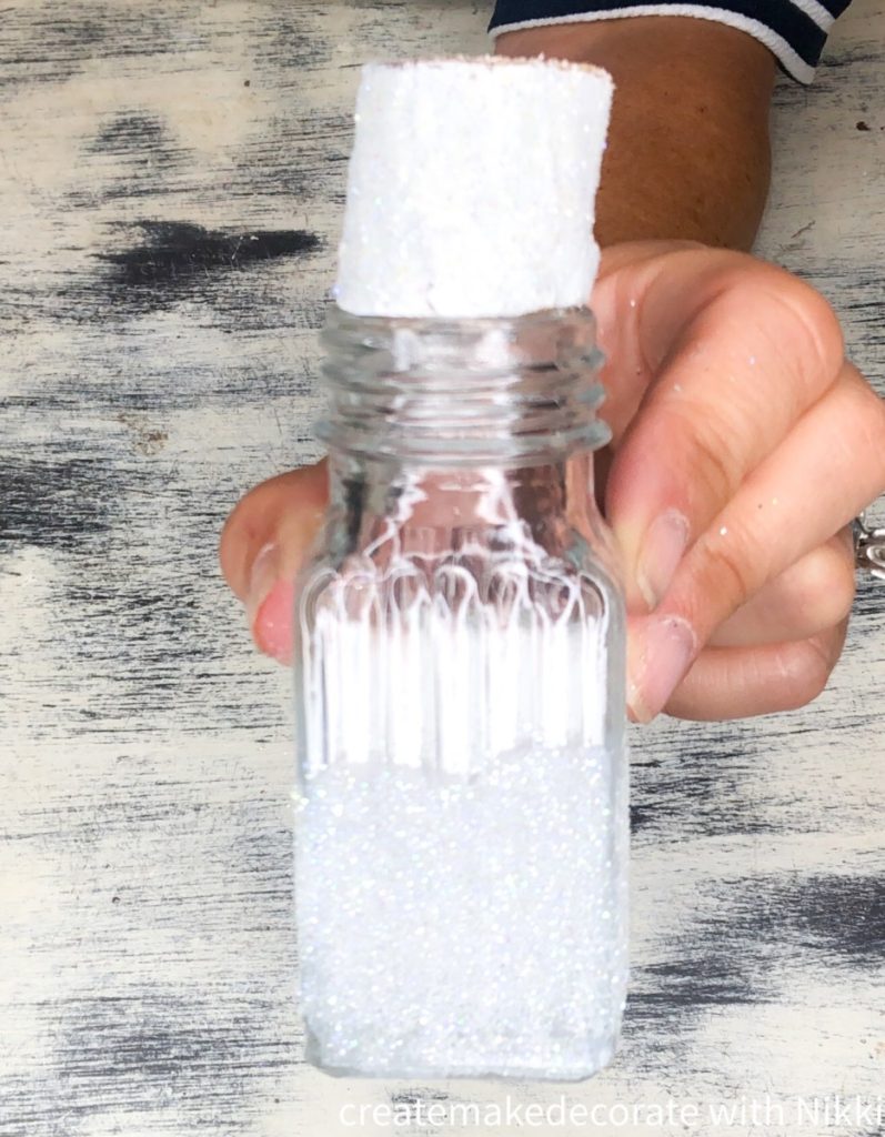 Salt and Pepper Shaker Snowmen - Create Make Decorate with Nikki